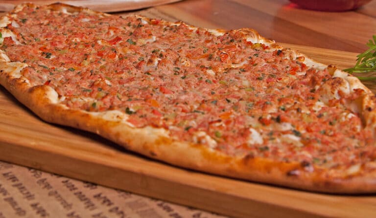 PIDE WITH GROUND MEAT - TURKISH KIYMALI PIDE RECIPE